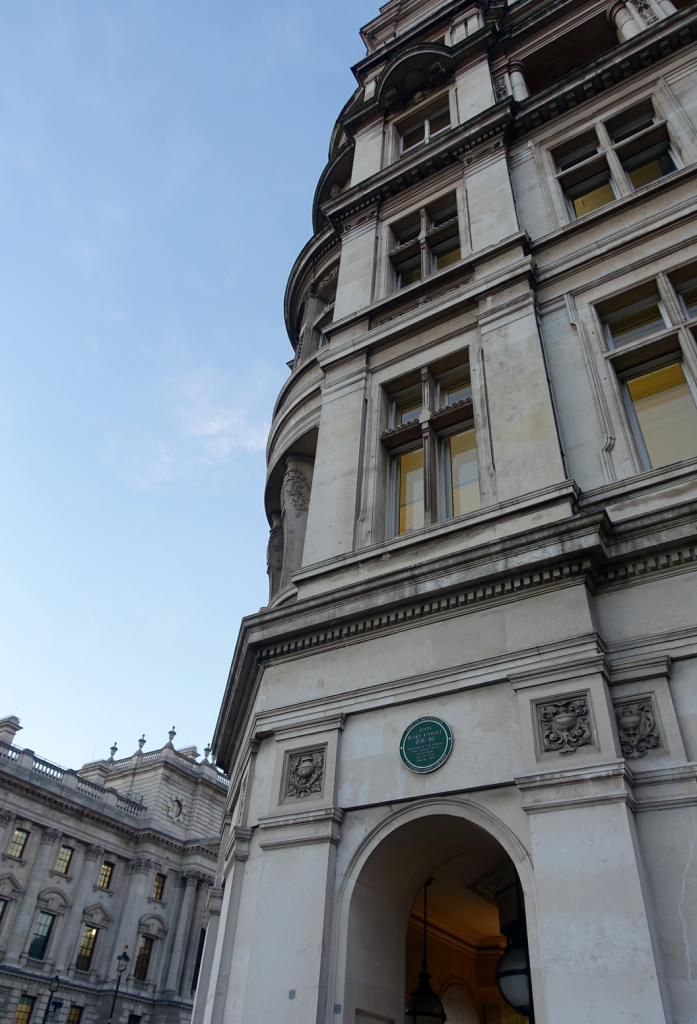 Anniversary of First Traffic Light in UK — installed 9 December 1868 ...